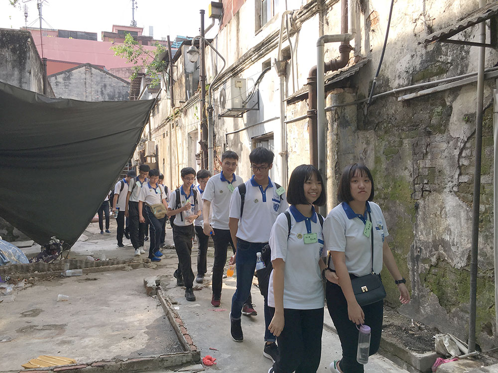 Foon Yew High School - Community Tour • Lostgens